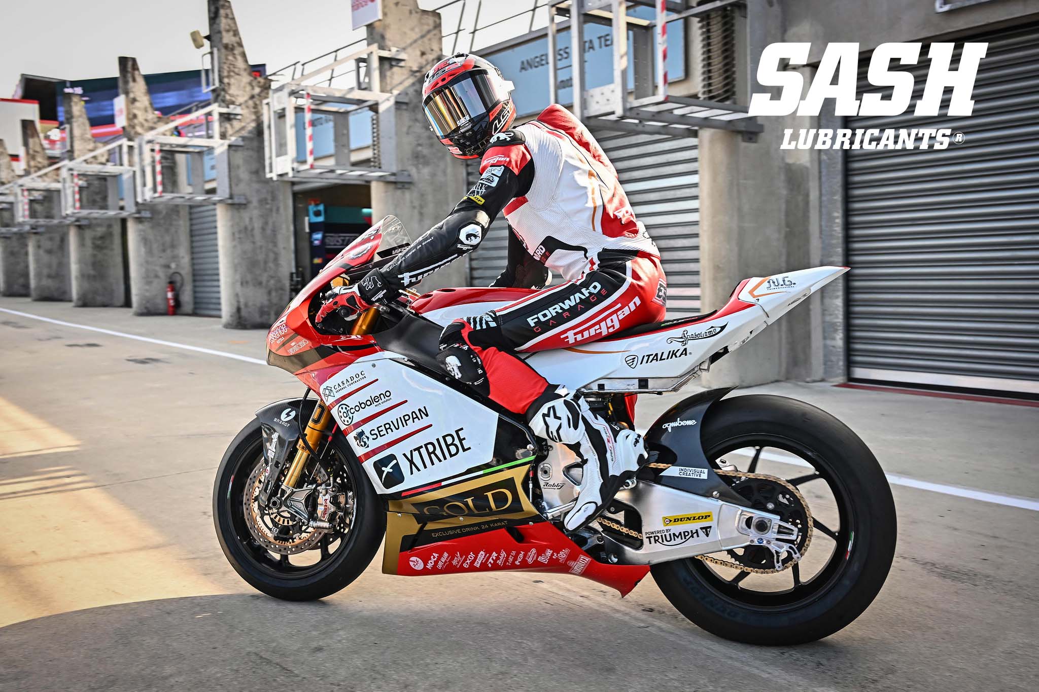 Álex Escrig at the Le Mans circuit (France) - Aceites Lubricantes Sash